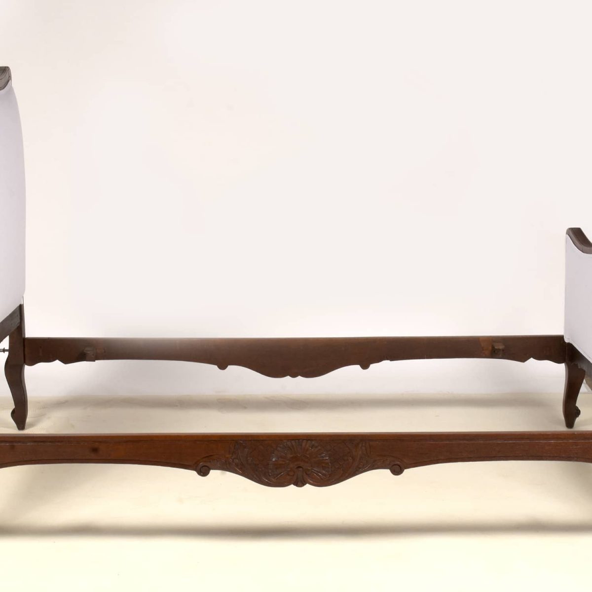 A Rare Ehrenfeld Acid Etched Floral Garland Wine Glass by Oskar Rauter ...